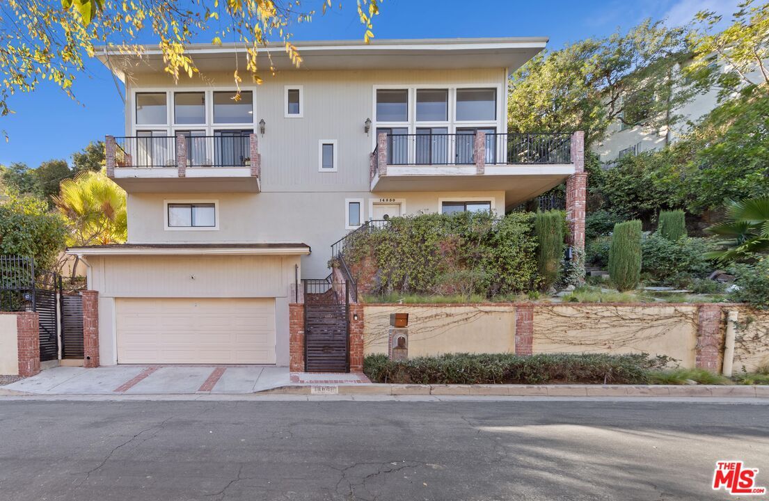 14550 Round Valley Dr, Los Angeles, CA 91403 - House Rental in Los ...