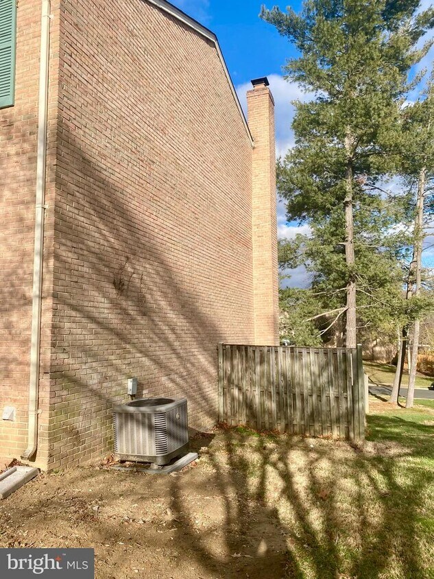 6643 Green Ash Dr, Springfield, VA 22152 - Townhome Rentals in ...