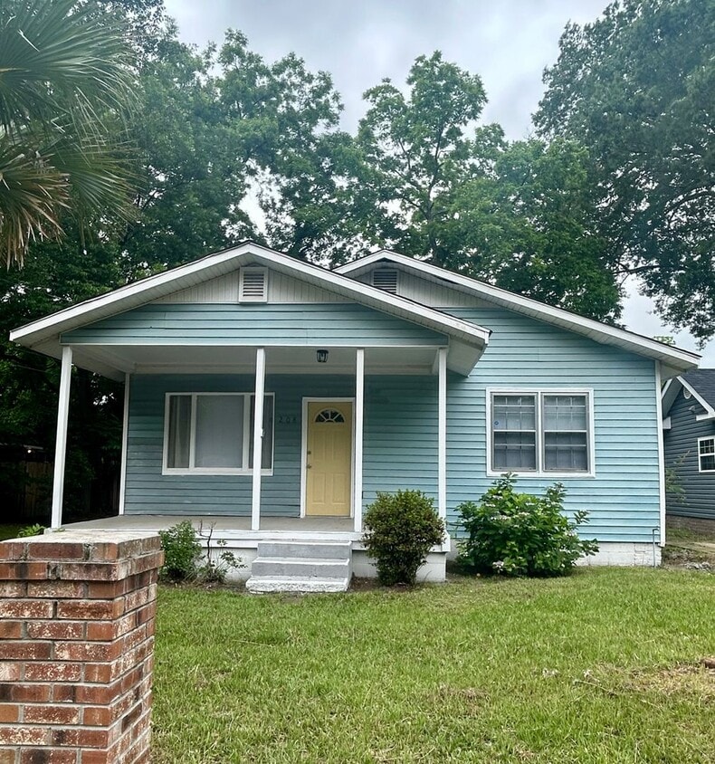 208 Brand St, Sumter, SC 29150 - House Rental in Sumter, SC ...