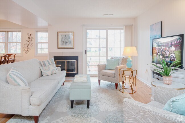 Villages at Swan Pond Apartments for Rent with a Swimming Pool ...