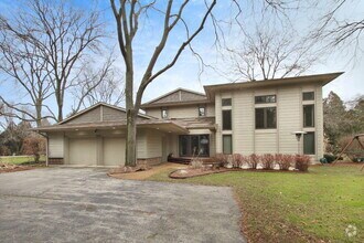 Wind Point Apartments for Rent with Washer & Dryer - Racine, WI - 1 ...