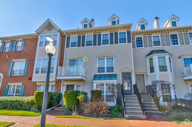 Droyer's Point Gated Apartments for Rent - Jersey City, NJ - 1 Rentals ...