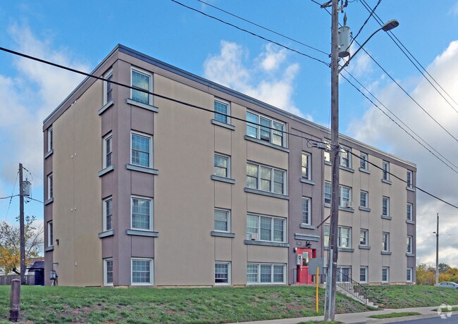 143 Westchester Ave, St Catharines, ON L2P 2N8 Apartments - 143 ...