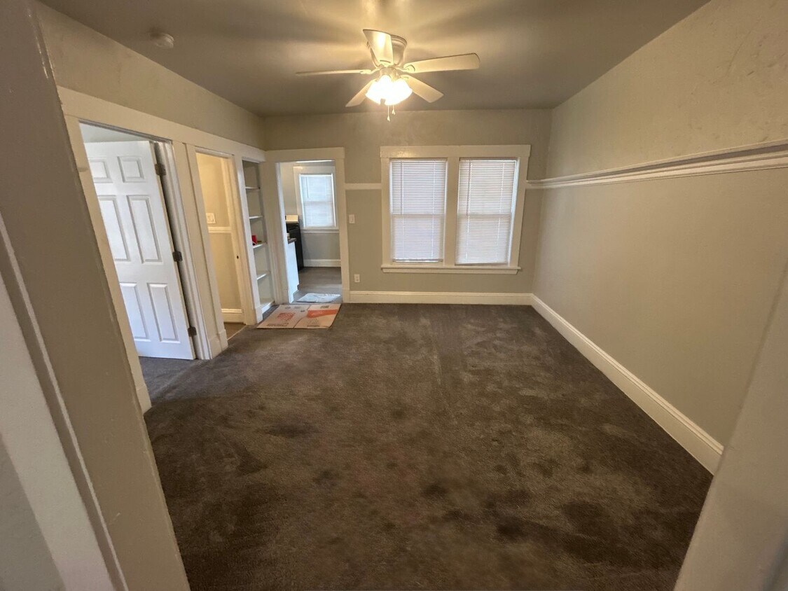 647 Eddy Rd Unit 3, Cleveland, OH 44108 - Room for Rent in Cleveland ...