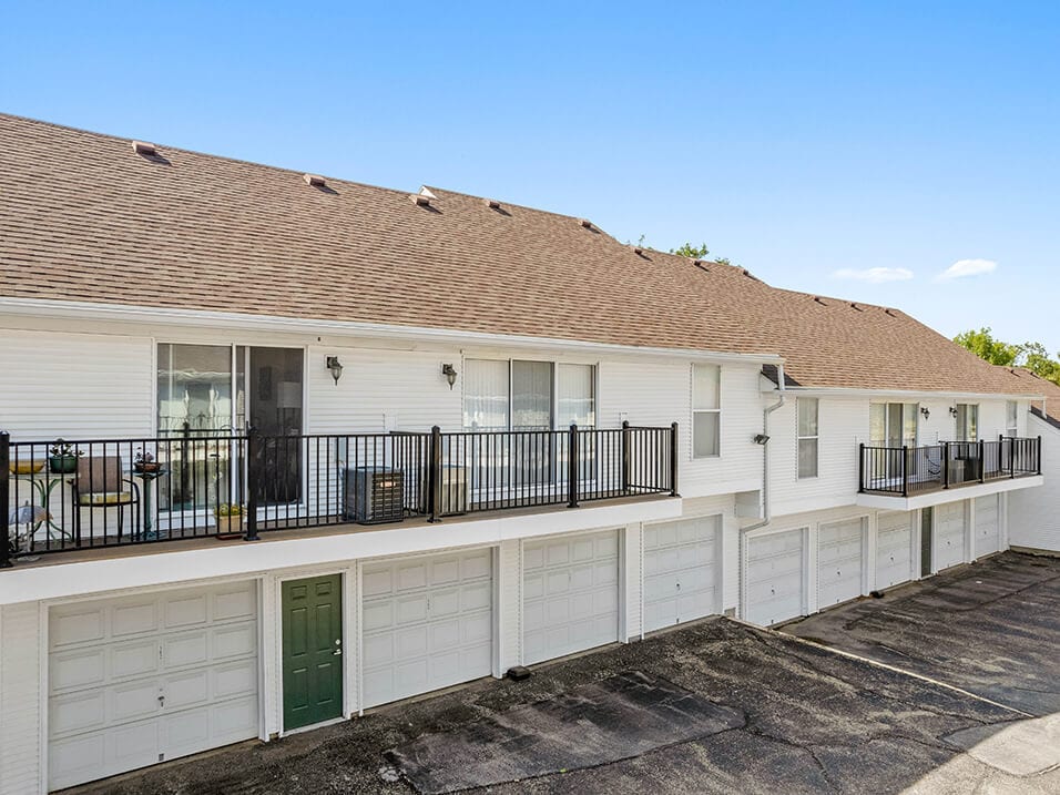 Fleming Court - 1000 Sw Fleming Ct Topeka, KS 66604 | Apartments.com