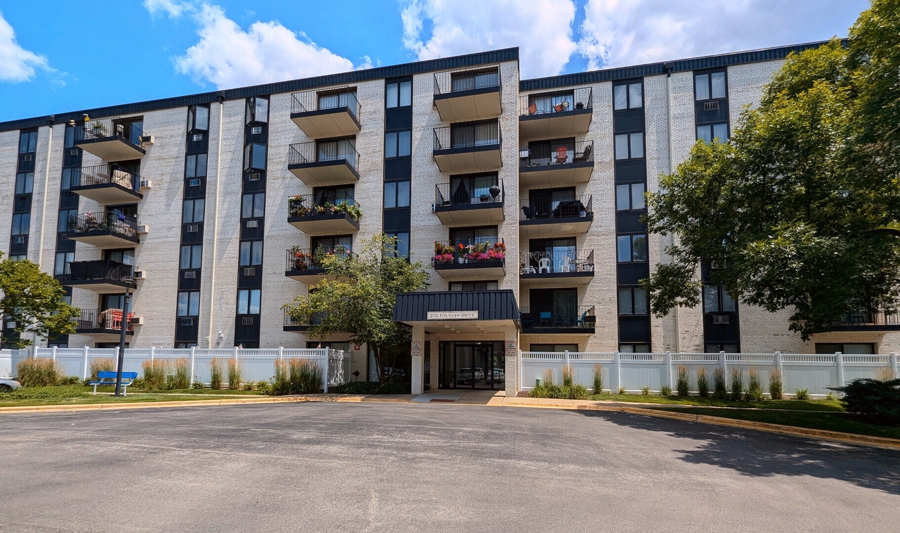 9731 Fox Glen Dr Unit 1K, Niles, IL 60714 - Condo for Rent in Niles, IL ...