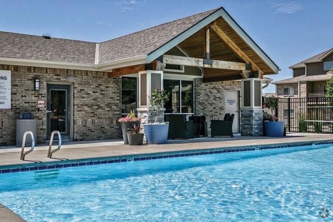 Capitol Beach Apartments for Rent with a Walk-In Closet - Lincoln, NE ...