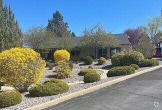 Apartments for Rent with a Balcony in Greenview CA