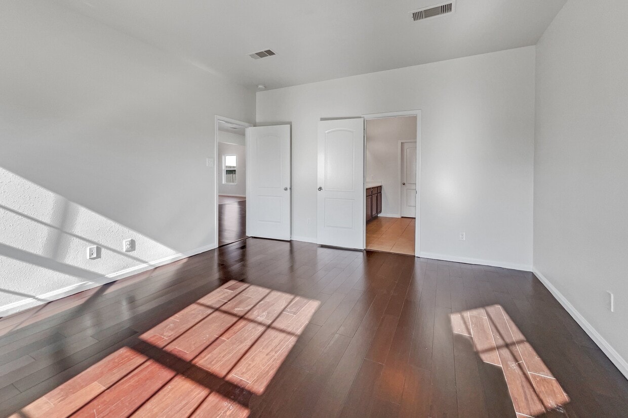 617 Milton St, Angleton, TX 77515 - House Rental in Angleton, TX ...