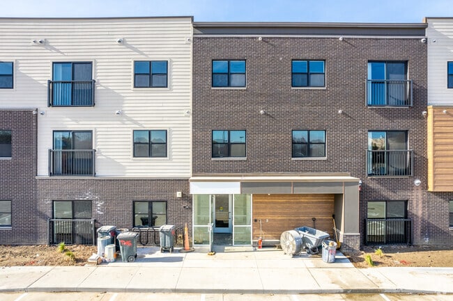 Lillis Lofts - Apartments in Urbandale, IA | Apartments.com