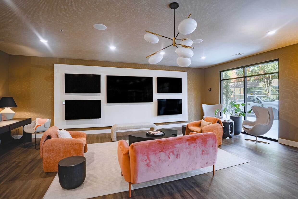 Gateway Lofts Cincinnati - 115 W Mcmillan St Cincinnati, OH 45219 ...
