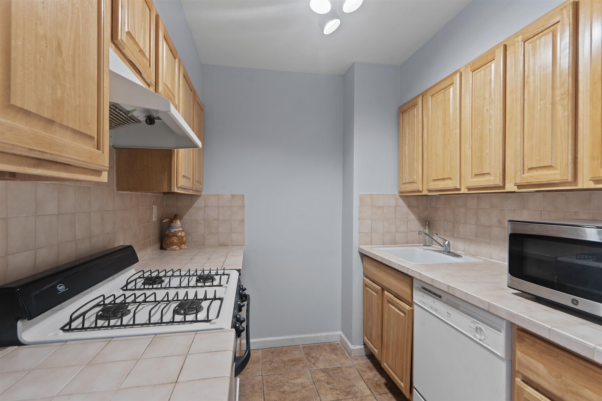 6050 Jfk Blvd E Unit 19D, West New York, NJ 07093 - Condo for Rent in ...
