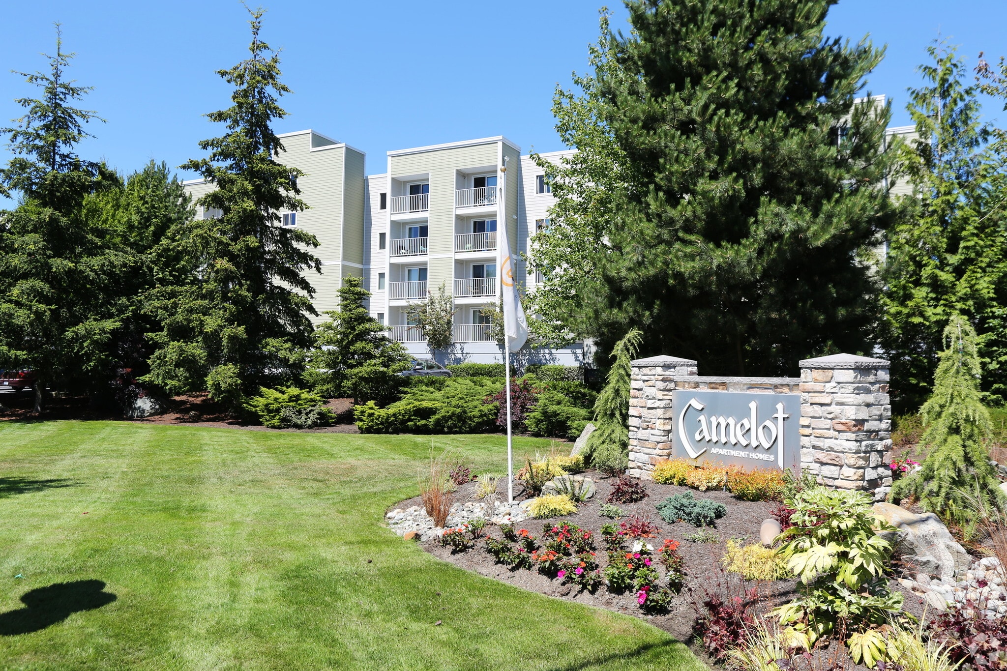 Camelot Apartment Homes - 11030 Evergreen Way Everett, WA 98204 ...