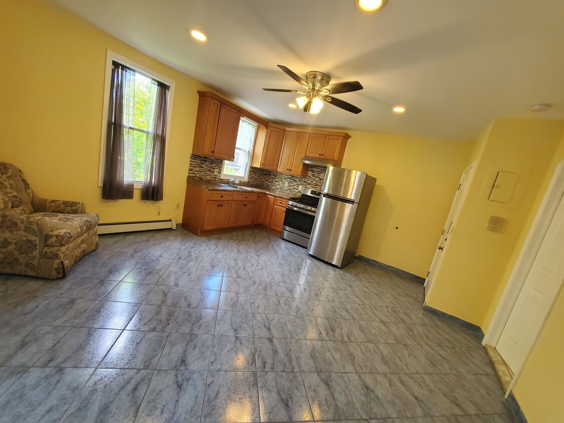 63 W 18Th St, Bayonne, NJ 07002 - Room for Rent in Bayonne, NJ | Apartments.com