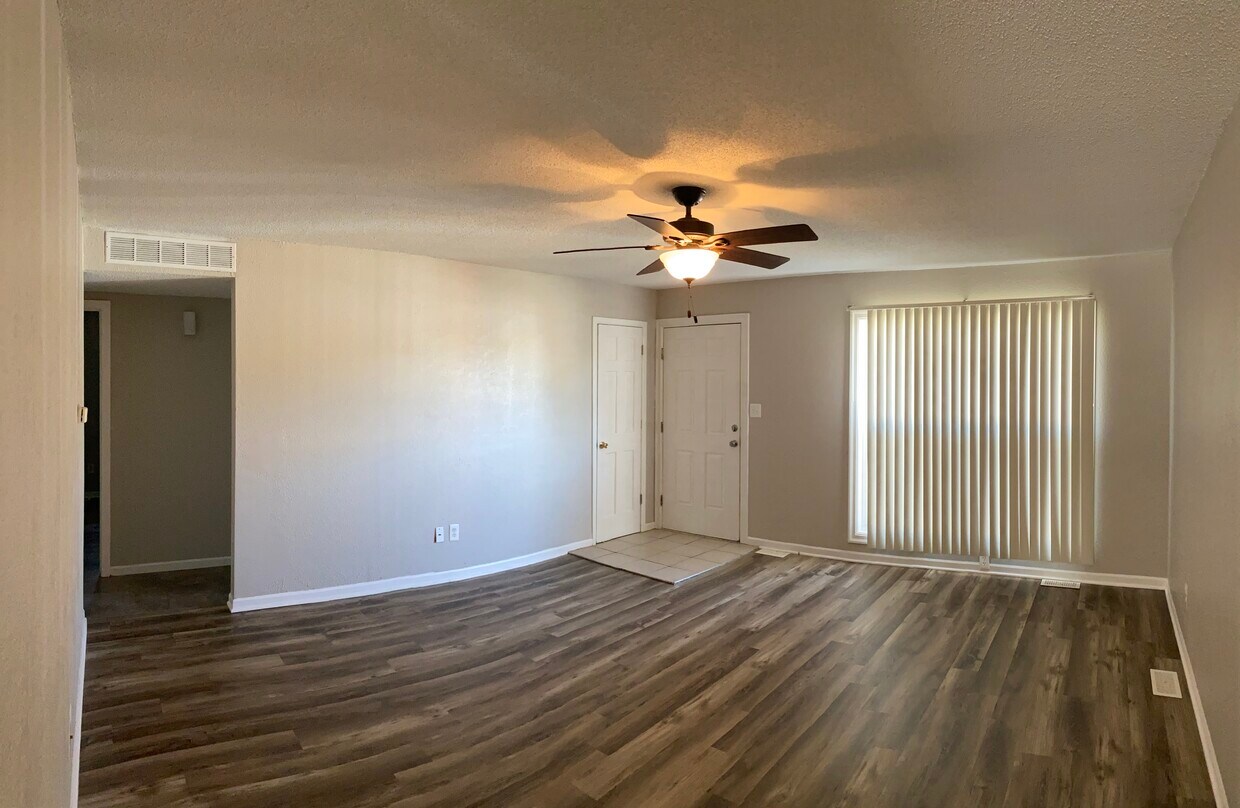 18806 E Wigwam Dr, Independence, MO 64056 - House Rental in ...