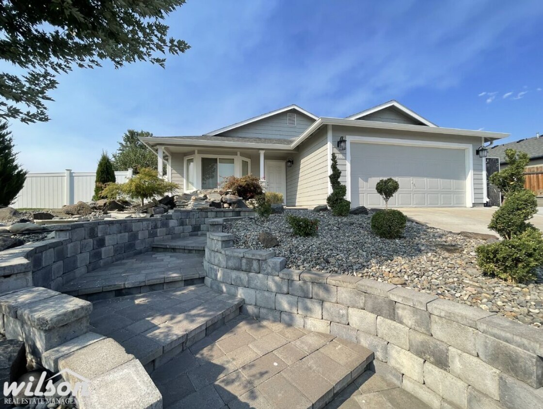 301 Olympic Ave, Moxee, WA 98936 - House Rental in Moxee, WA ...