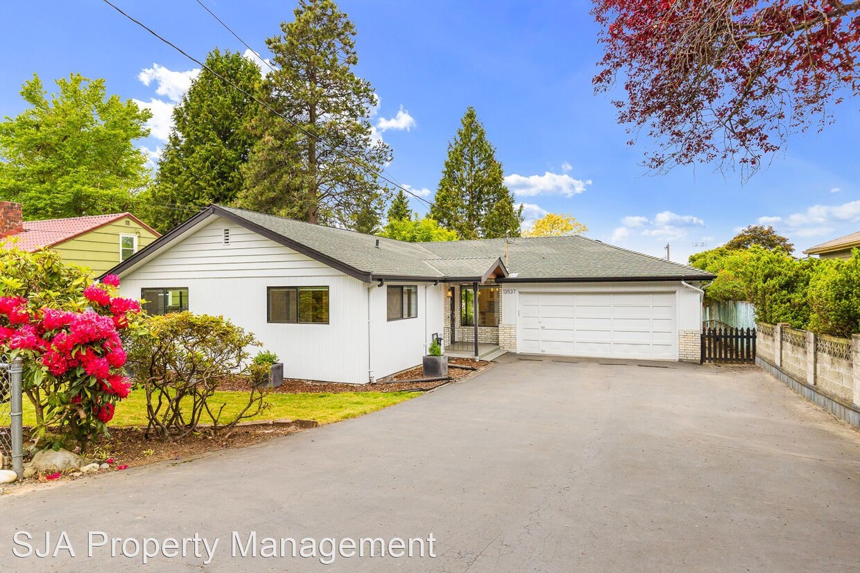 13537 37th Ave NE, Seattle, WA 98125 - House Rental in Seattle, WA ...