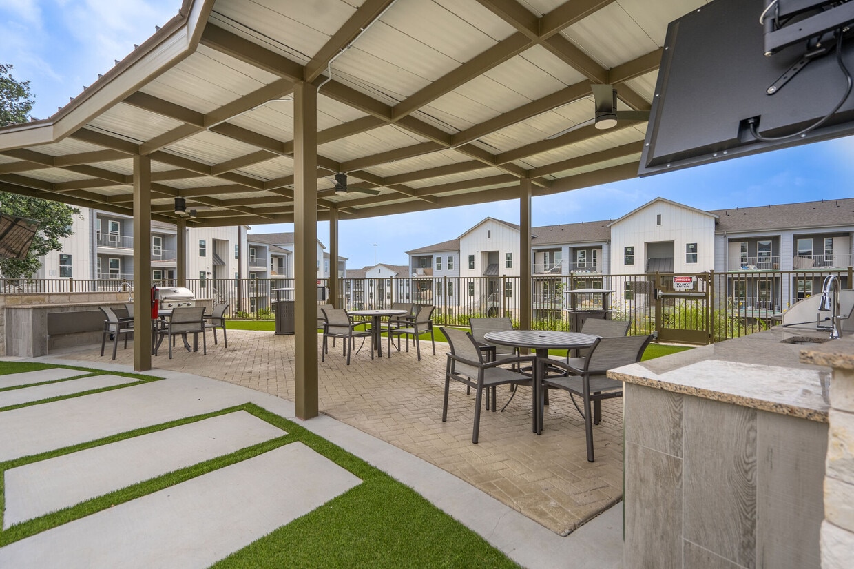 Eightyone10 Blue Goose - 8110 Blue Goose Rd Manor, TX 78653 ...