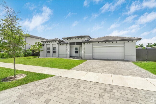 Renaissance Ranches Apartments for Rent with a Swimming Pool - Miami ...