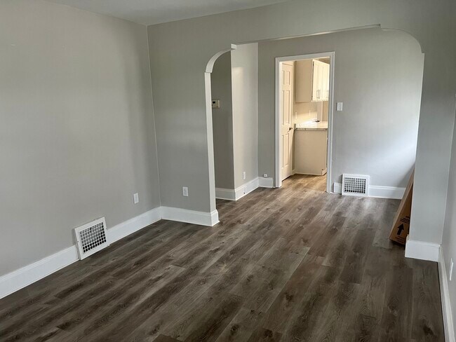 5122 W Burnham St, West Milwaukee, WI 53219 - House Rental in West ...