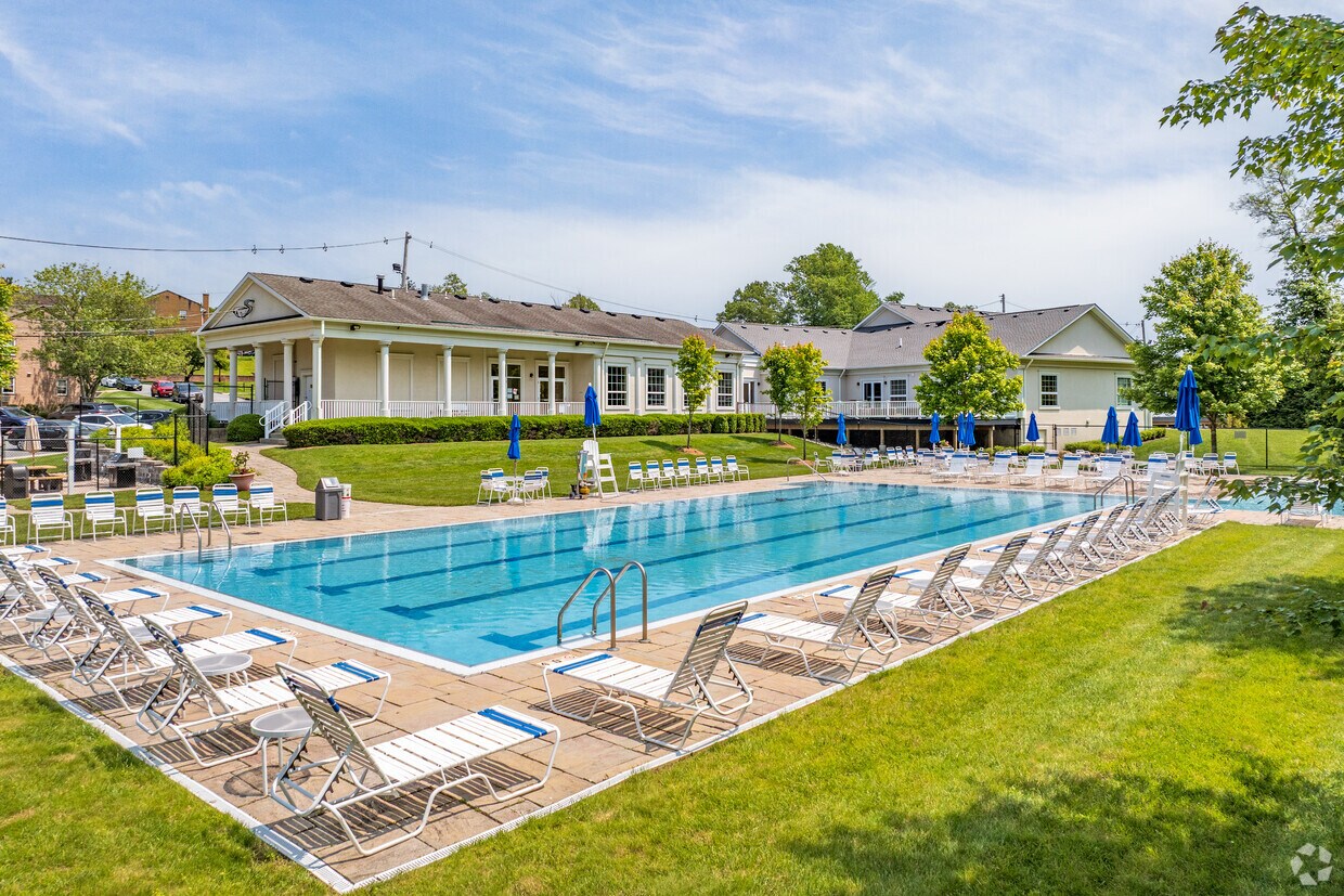 Gateways at Randolph - 44 Center Grove Rd Randolph, NJ 07869 ...