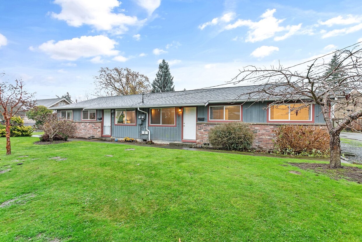 2425 Spruce St Unit B, Bellingham, WA 98225 - Room for Rent in ...