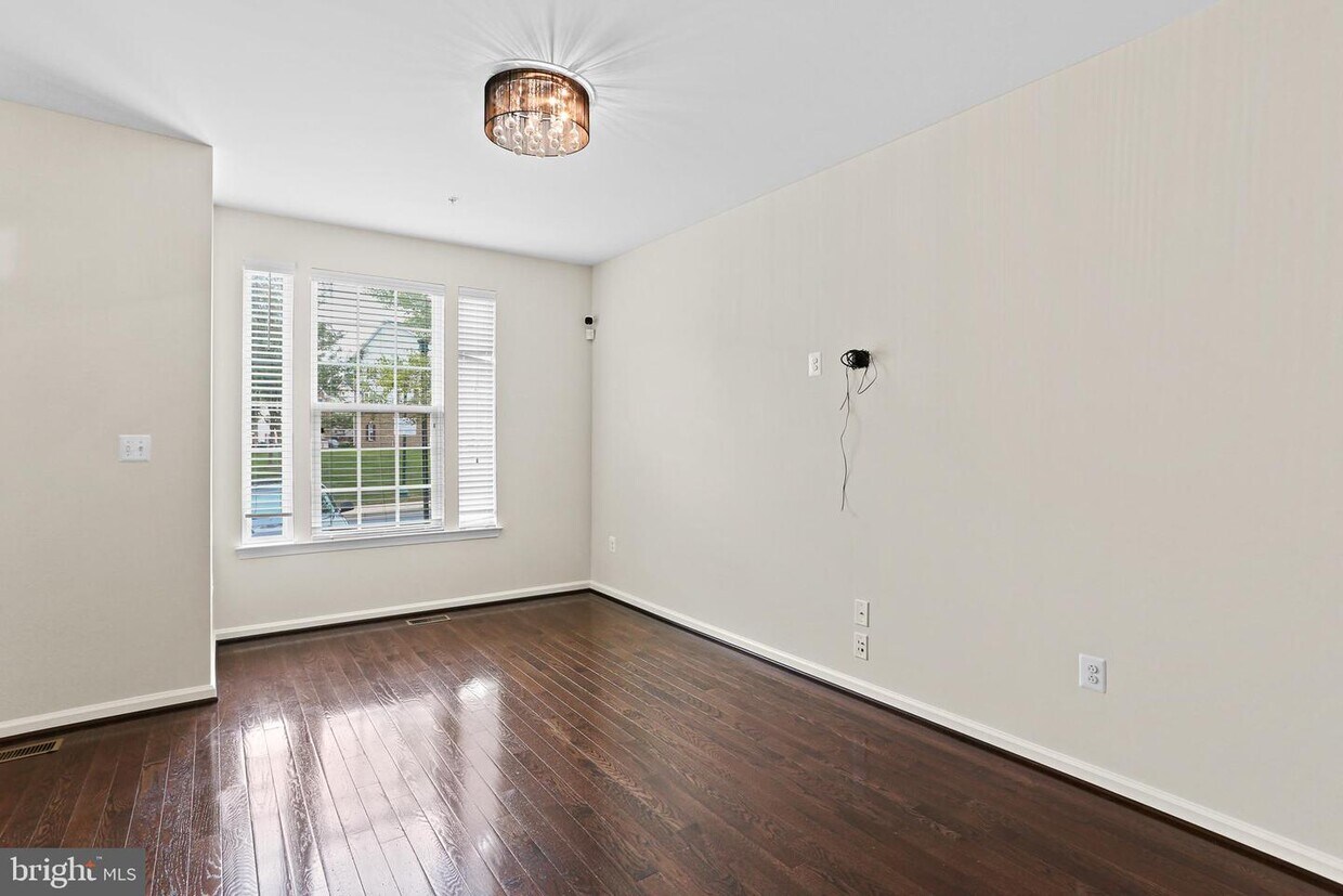 11675 Emerald Green Dr, Clarksburg, MD 20871 - Townhome Rentals in ...
