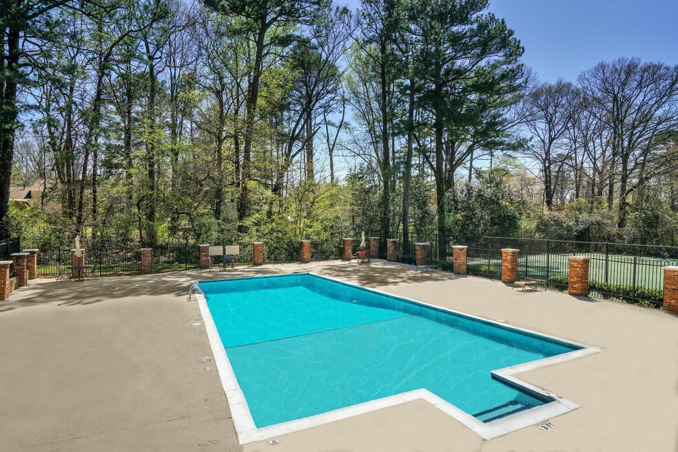 Apartments for Rent with a Swimming Pool Near Lee Maggie | Apartments.com