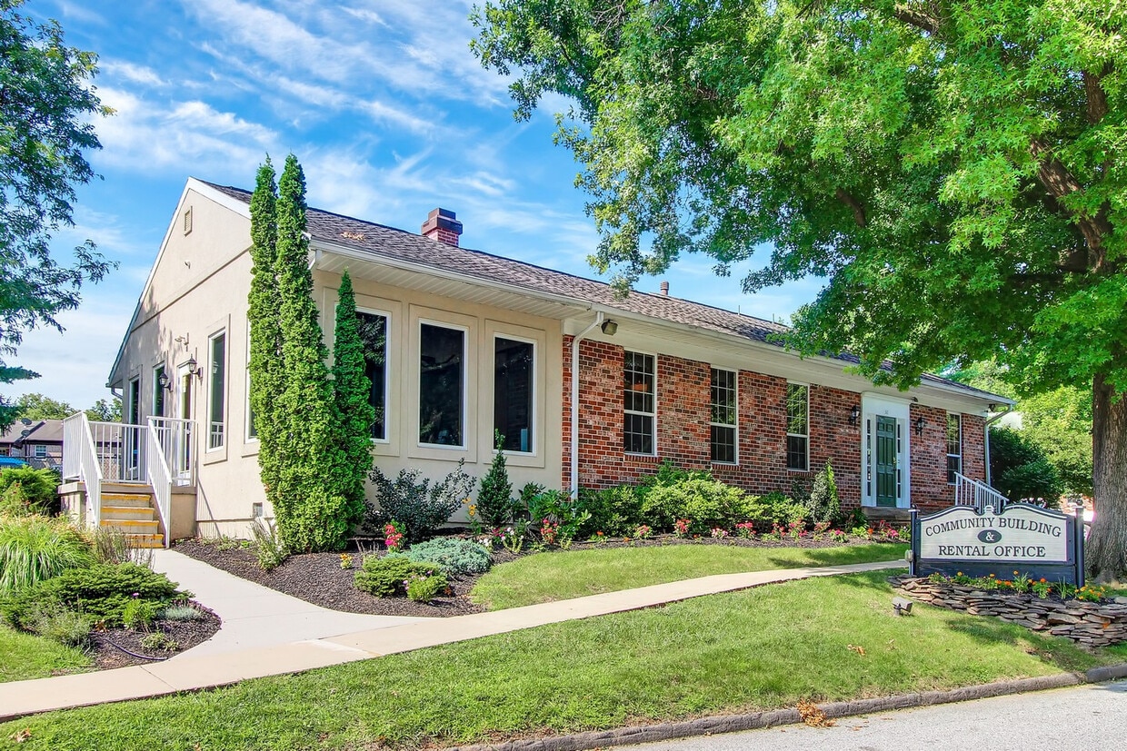 Springetts Apartments - 50 Eisenhower Dr York, PA 17402 | Apartments.com
