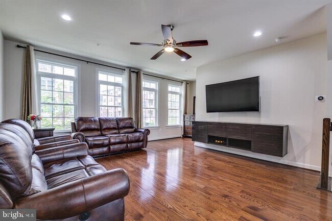 3157 John Glenn St, Herndon, VA 20171 - Townhome Rentals in Herndon VA ...