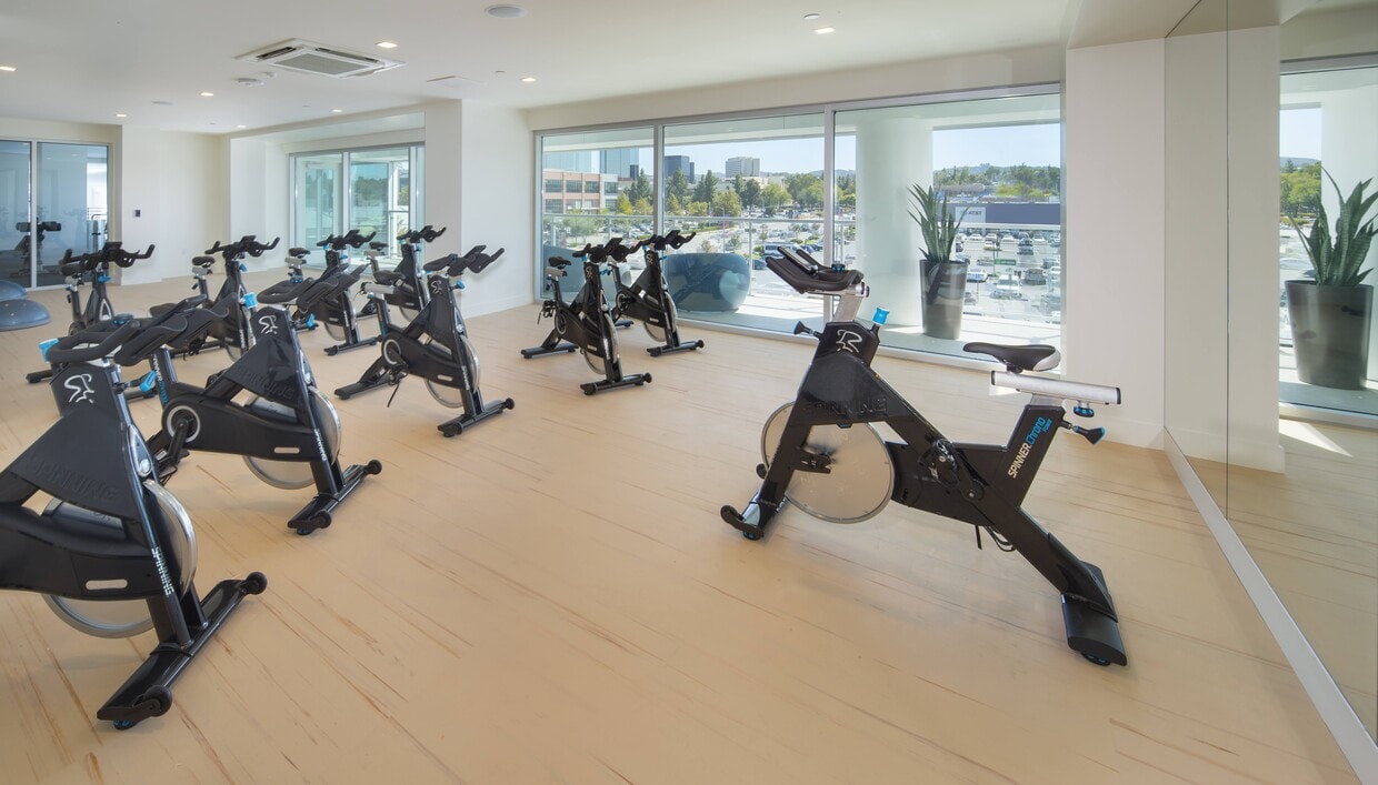The Q Topanga - 6263 Topanga Canyon Blvd Woodland Hills, CA 91367 ...