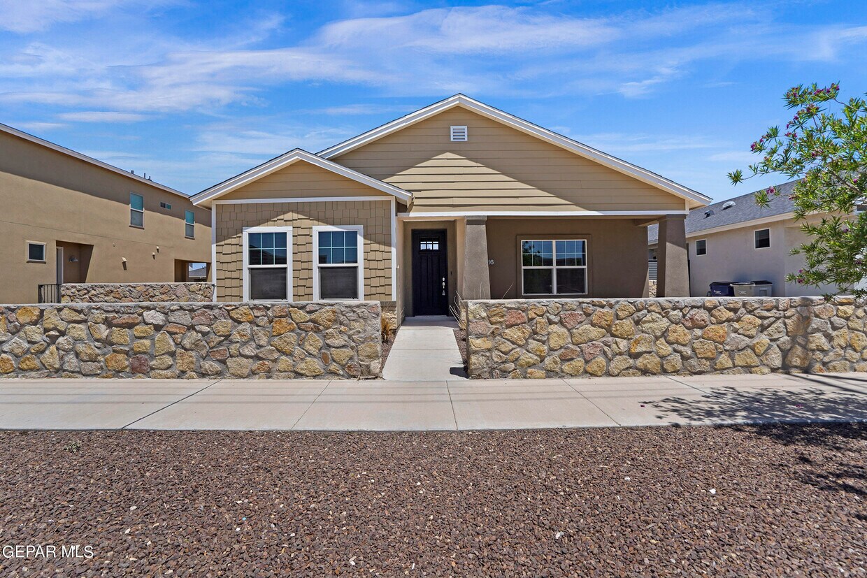 2016 Tim Foster St, El Paso, TX 79938 - House Rental in El Paso, TX ...