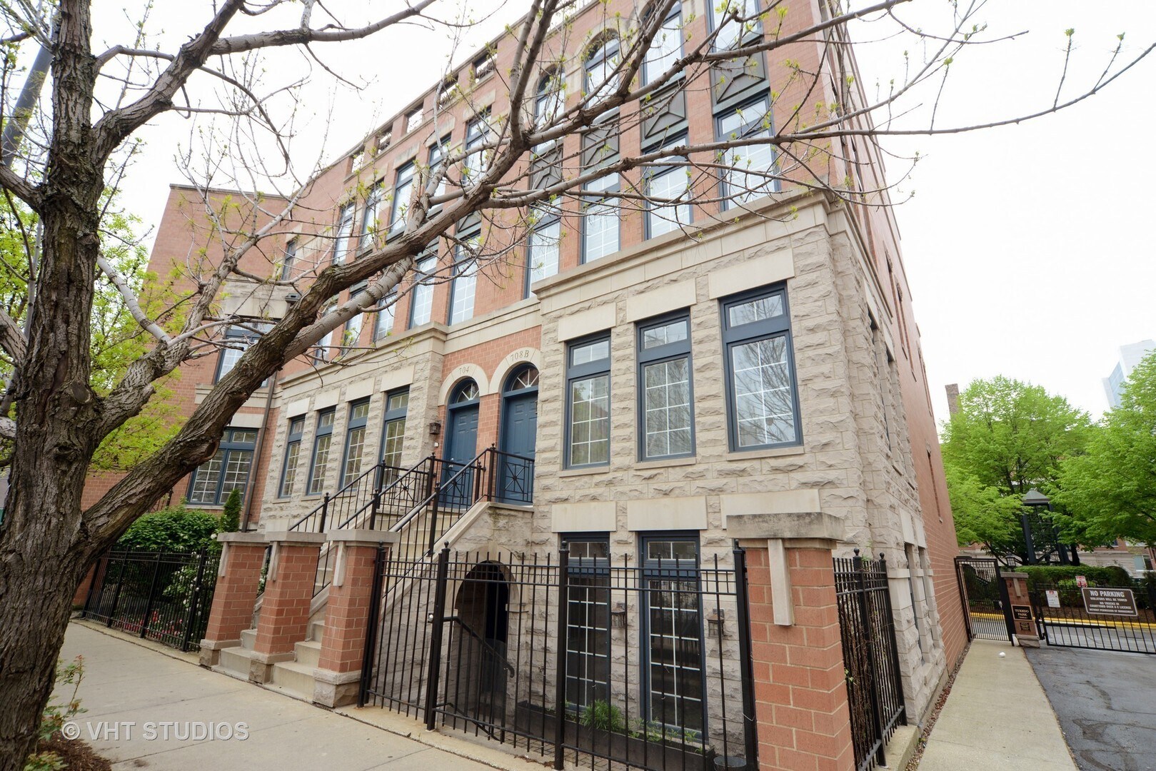 708 N Orleans St, Chicago, IL 60654 - Townhome Rentals in Chicago IL ...