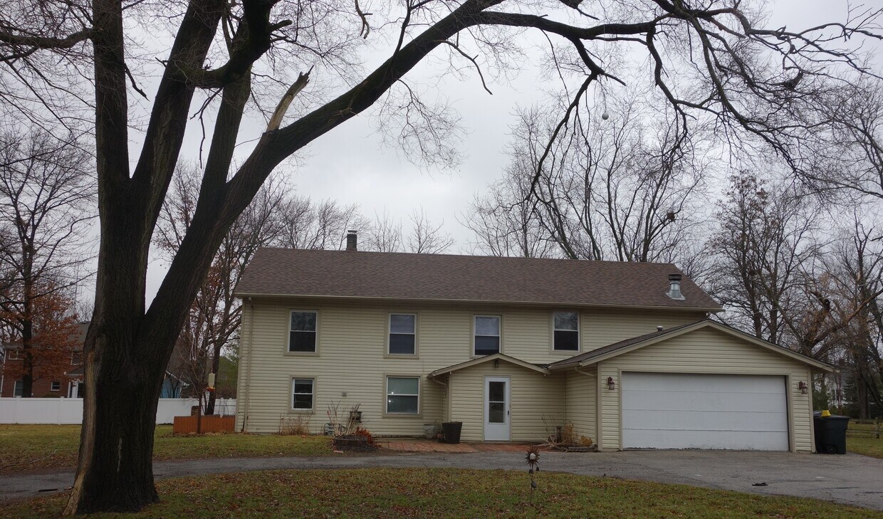 16638 W Brockman Ave, Prairie View, IL 60069 - House Rental in Prairie ...