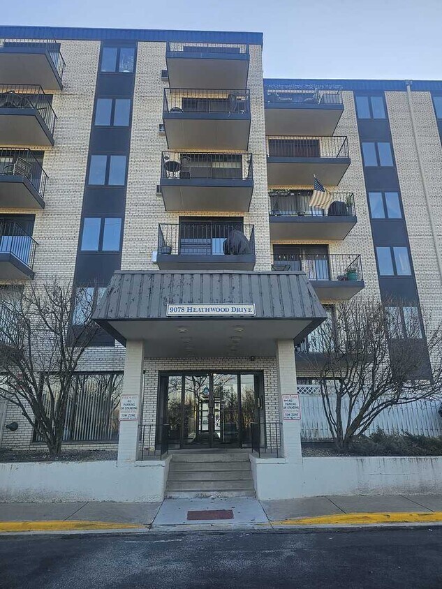 9078 W Heathwood Dr Unit 1M, Niles, IL 60714 - Condo for Rent in Niles ...