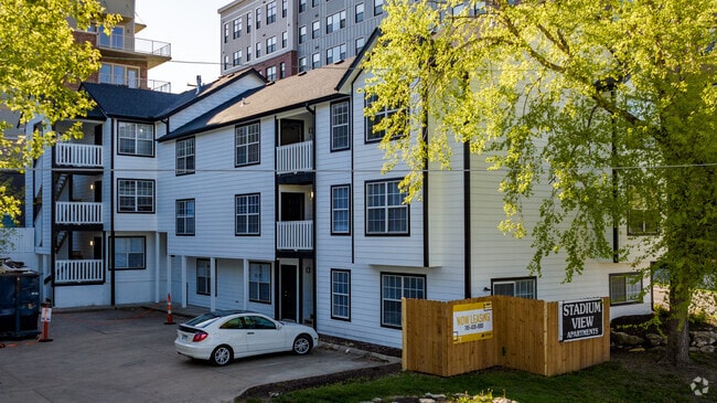 Best Luxury Downtown Lawrence Apartments for Rent - Lawrence, KS - 1 ...