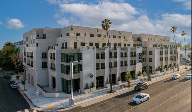 Rae on Sunset - Apartments in Los Angeles, CA | Apartments.com