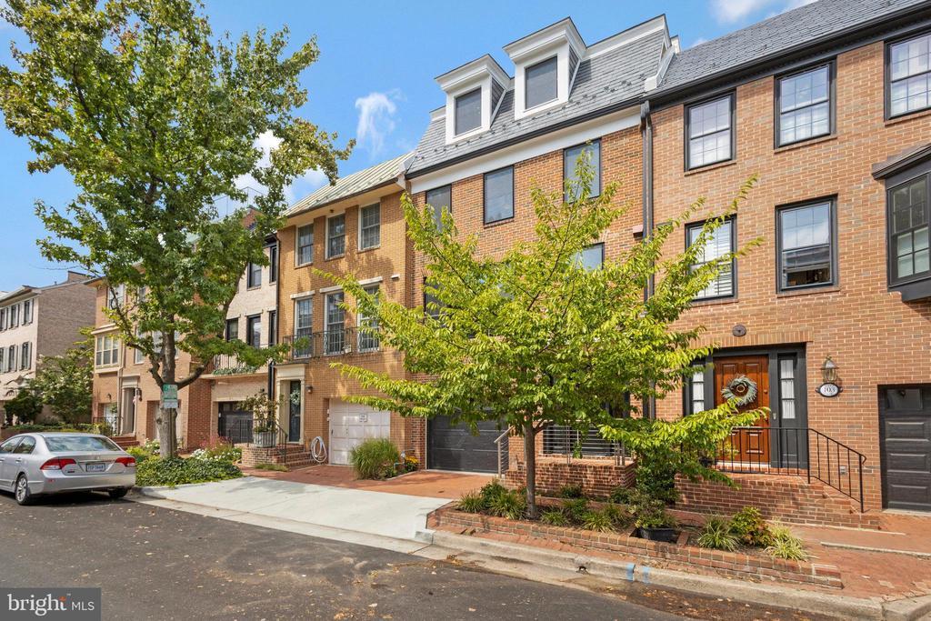 105 Queen St, Alexandria, VA 22314 - Townhome Rentals in Alexandria VA ...