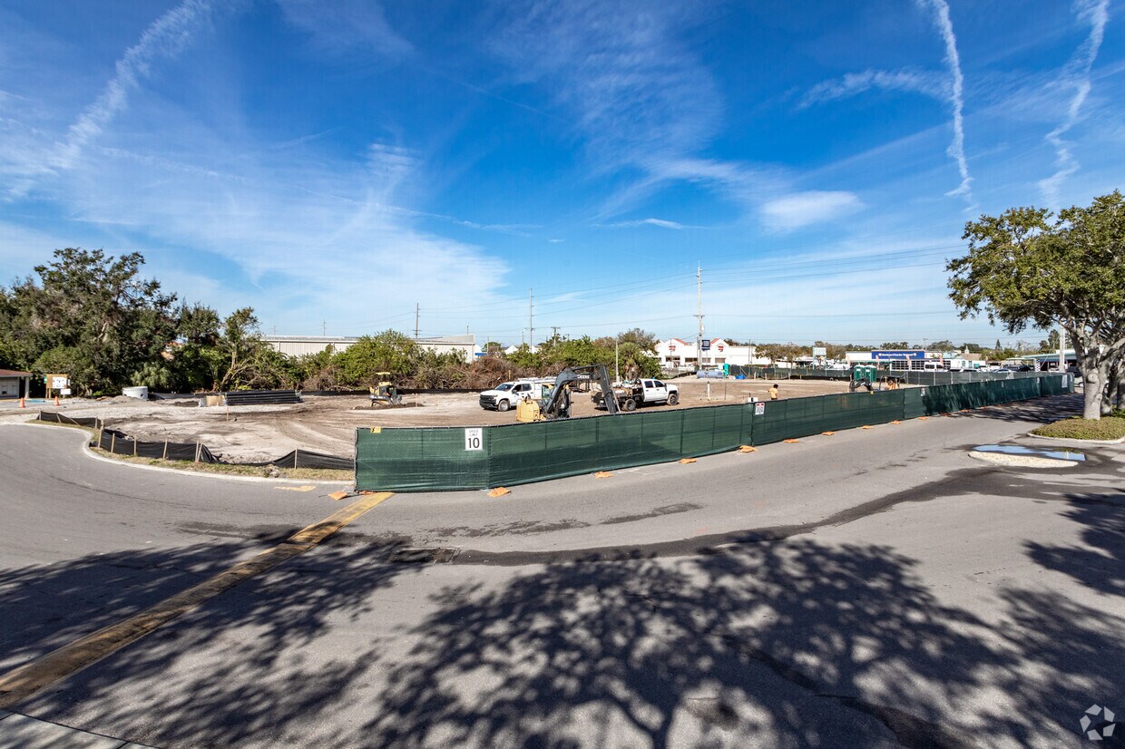 Vantage on Hillsborough - Phase II - 7300 W Hillsborough Ave Tampa, FL ...