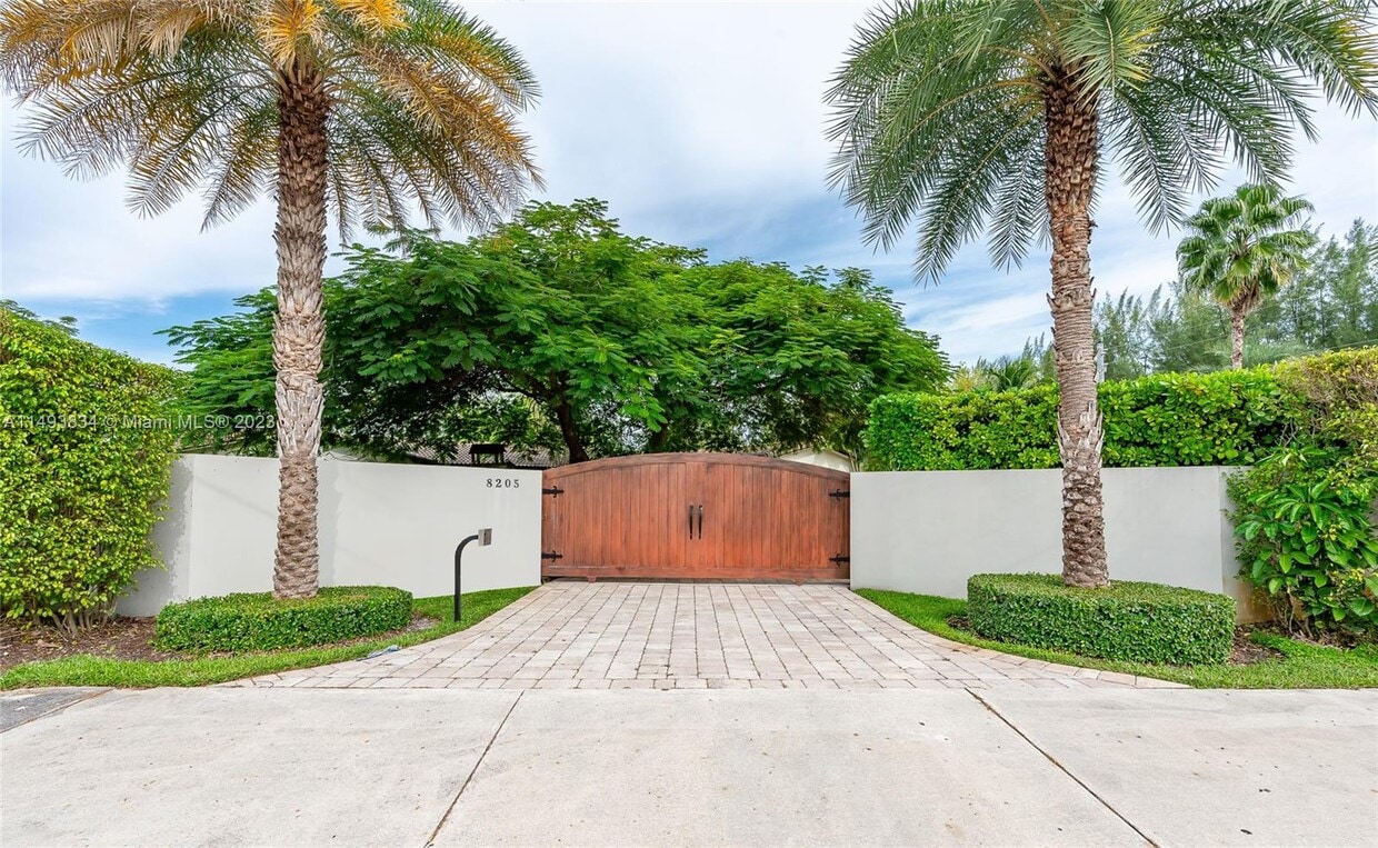 8205 SW 56th St, Miami, FL 33155 - House Rental in Miami, FL ...