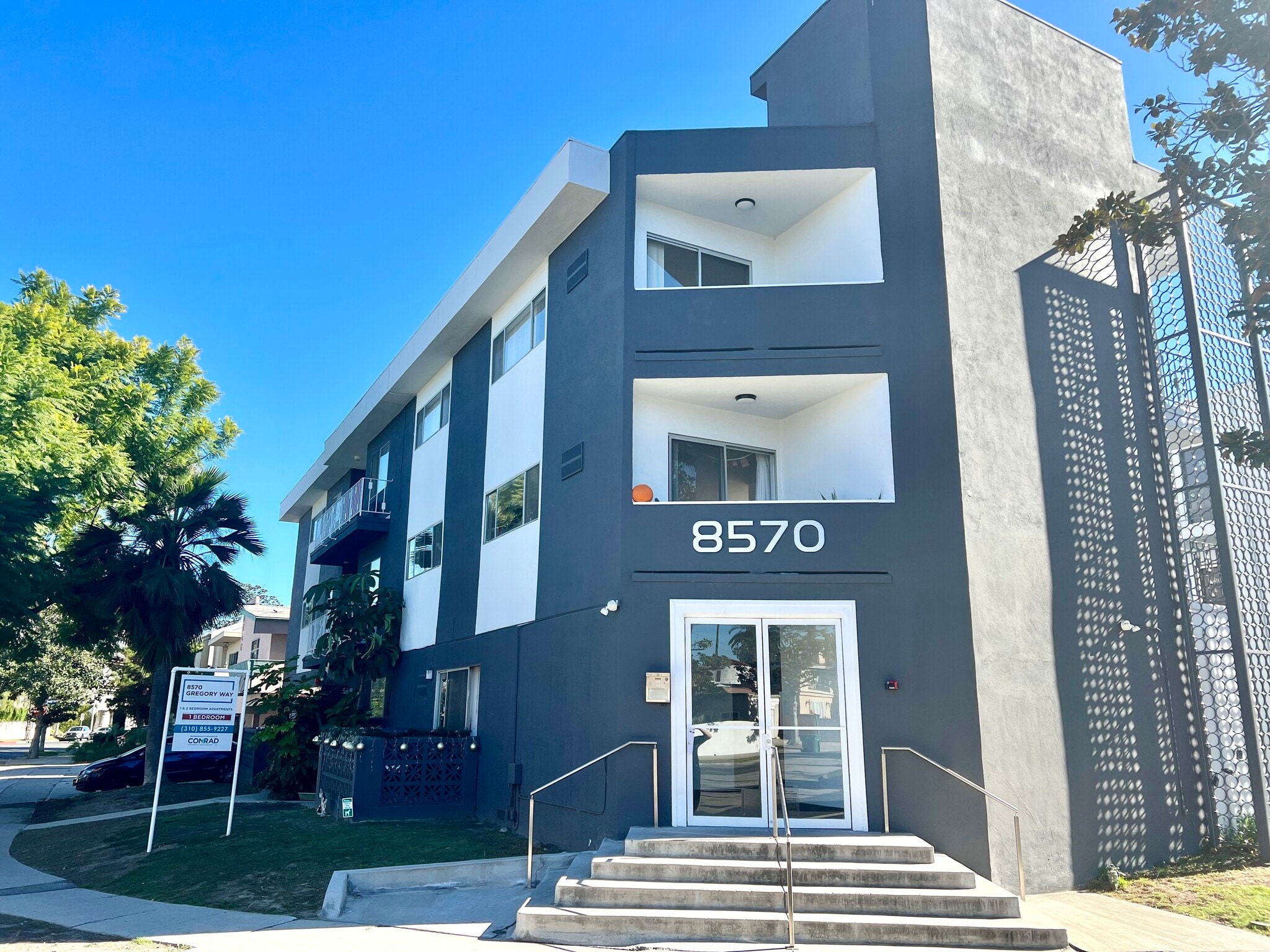 Gregory Way Apartments - 8570 Gregory Way Los Angeles, CA 90035 ...
