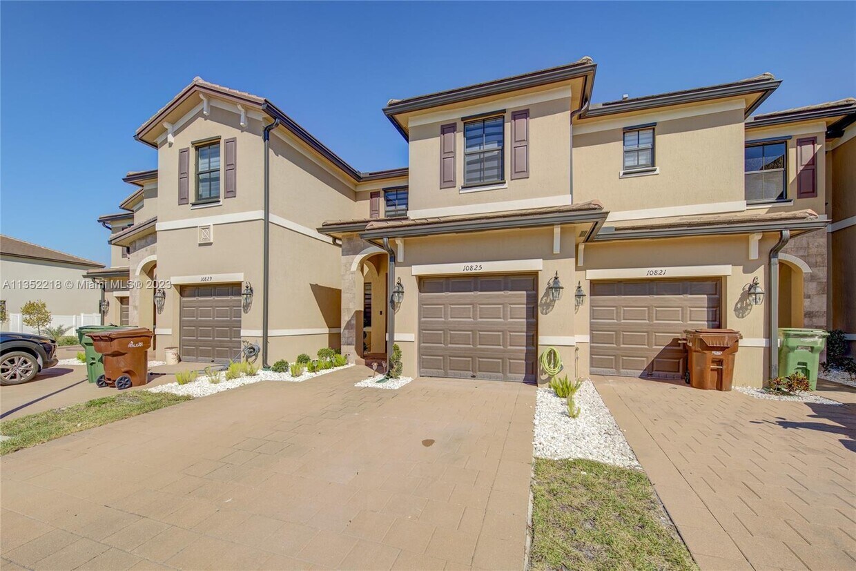 10825 W 33rd Way, Hialeah, FL 33018 - Townhome Rentals in Hialeah FL ...