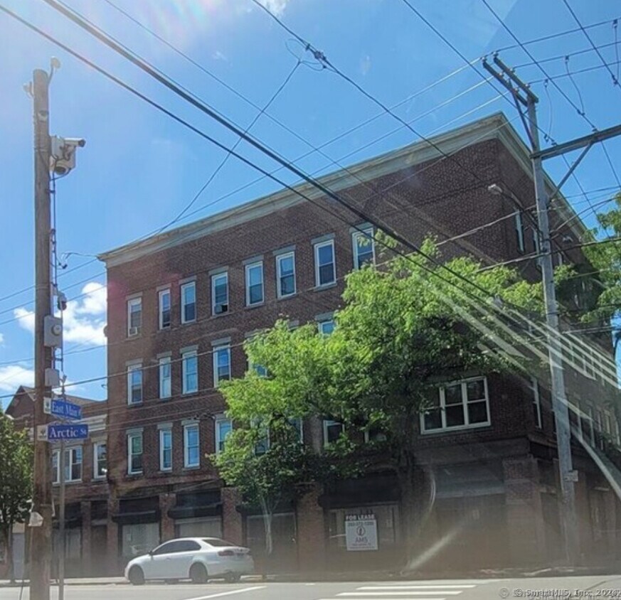 1057 E Main St Unit 1, Bridgeport, CT 06608 - Room for Rent in ...