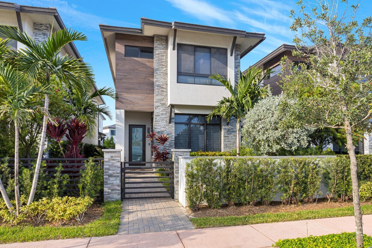 8225 NW 43rd St Miami, FL 33166 - Alquileres en Miami, FL ...