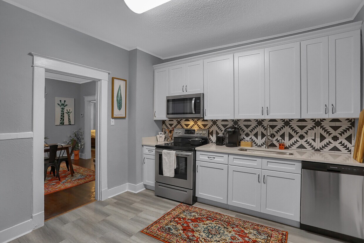 2283 Young Ave, Memphis, TN 38104 - House Rental in Memphis, TN ...