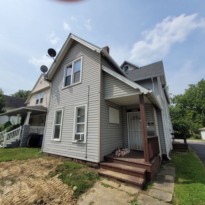 2112 W 93rd St Unit Up, Cleveland, OH 44102 - Room for Rent in ...