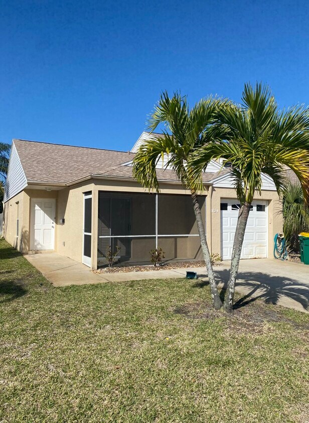 1124 Ashley Ave, Satellite Beach, FL 32937 - Townhome Rentals in ...