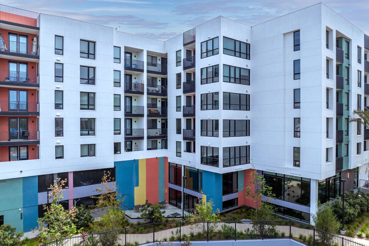 Union Grantville - Apartments in San Diego, CA | Westside Rentals