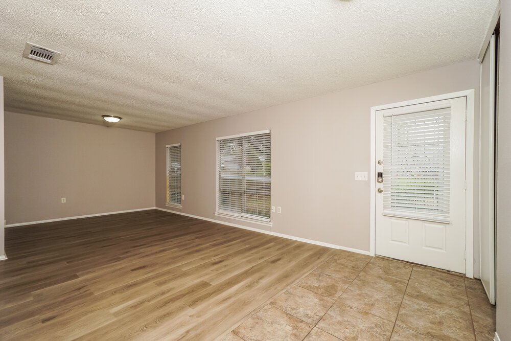 16327 Ross Oak St, San Antonio, TX 78247 | Apartments.com