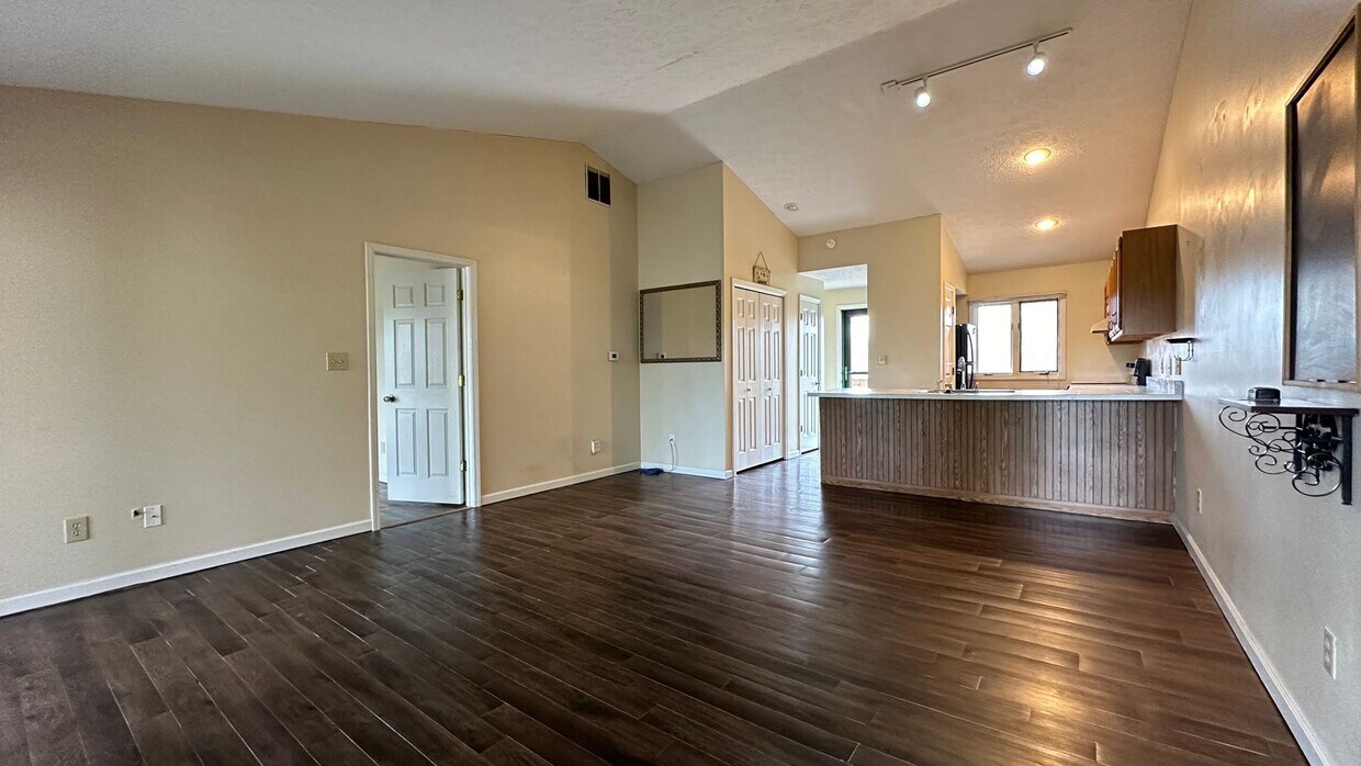 9645 S Lake Ridge Dr, Bloomington, IN 47401 - House Rental in ...